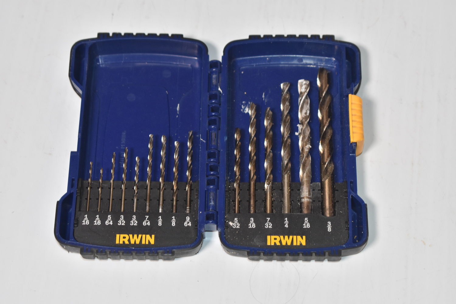 Irwin 15 piece drill bit set in blue case | Common Exchange (Chilliwack)